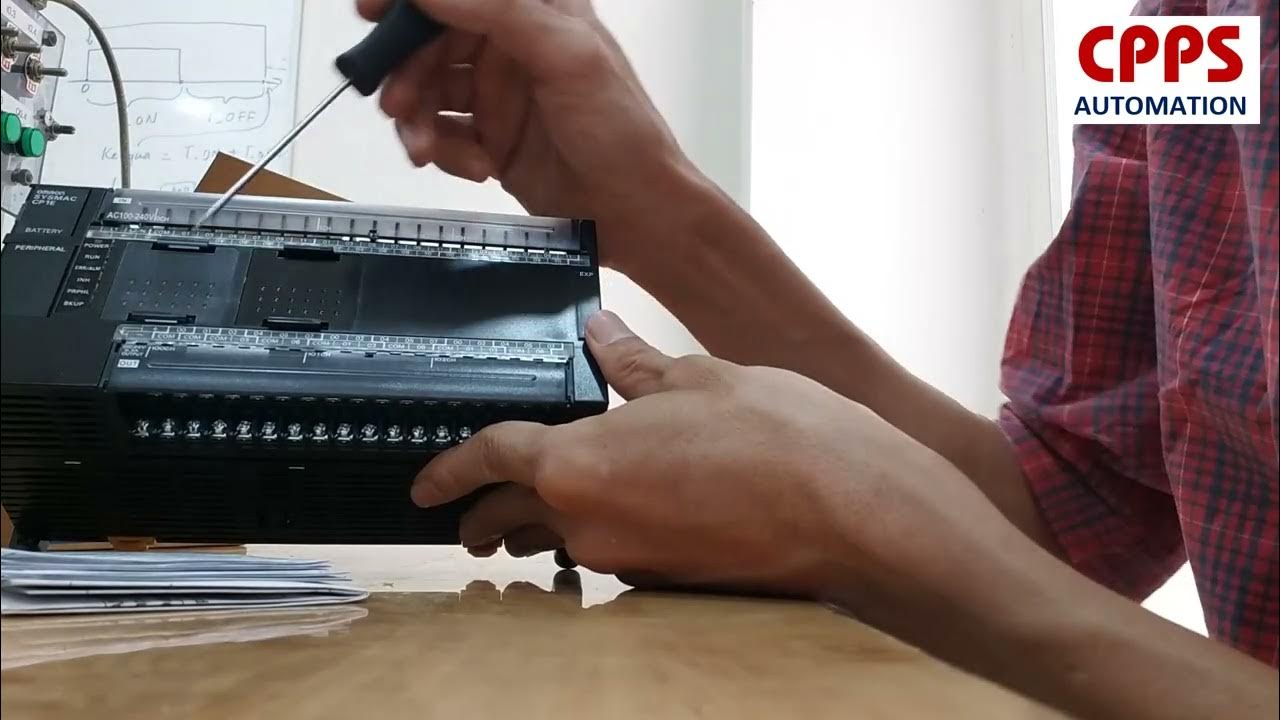 Làm quen với PLC Omron CP1E (P1) | CPPS Automation - YouTube