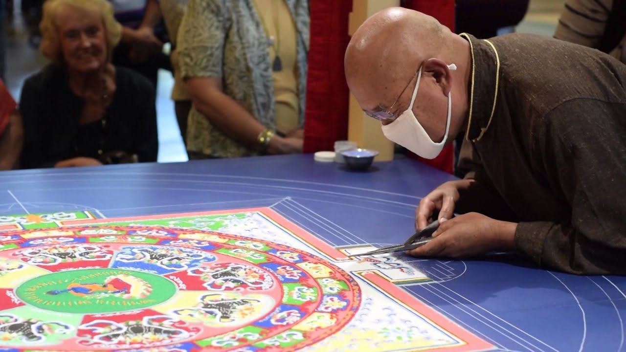 Losang Samten, Buddhist monk, creates mandala at Chico State - YouTube