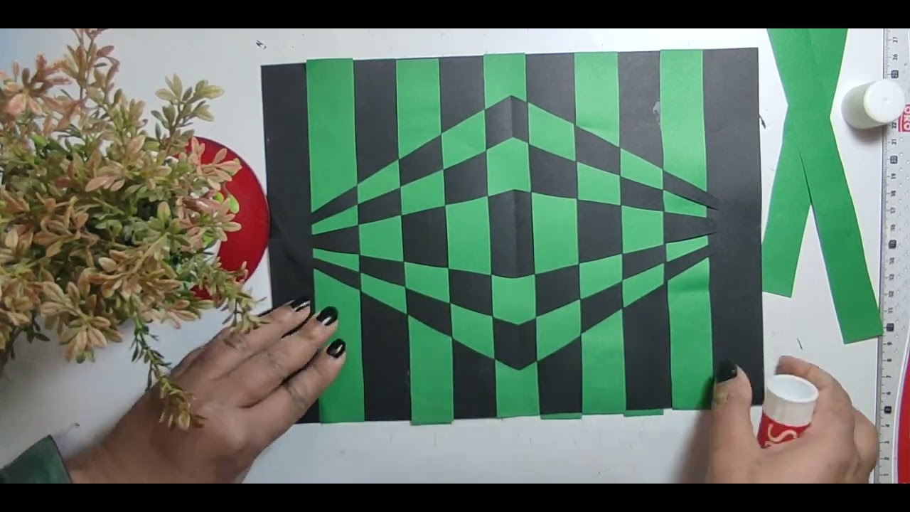 Easy Paper Weaving With Optic Illusion - YouTube