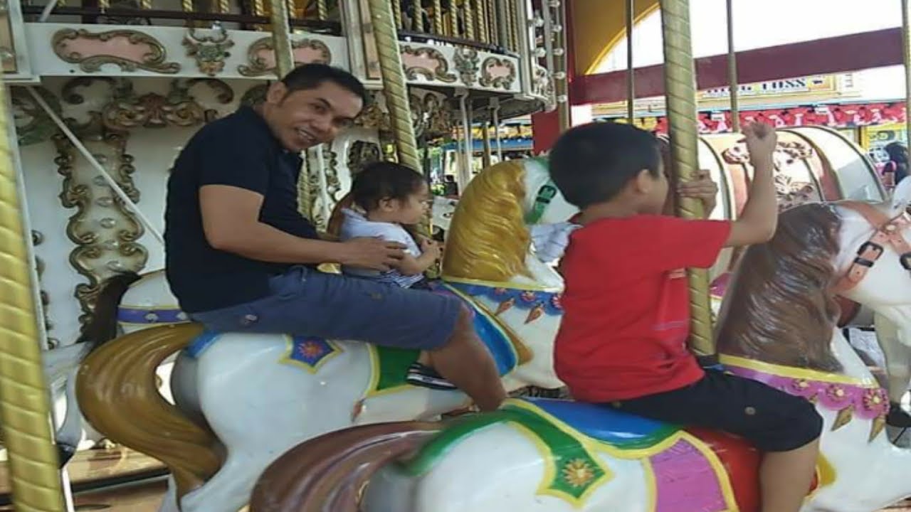 Carousel Moa - YouTube