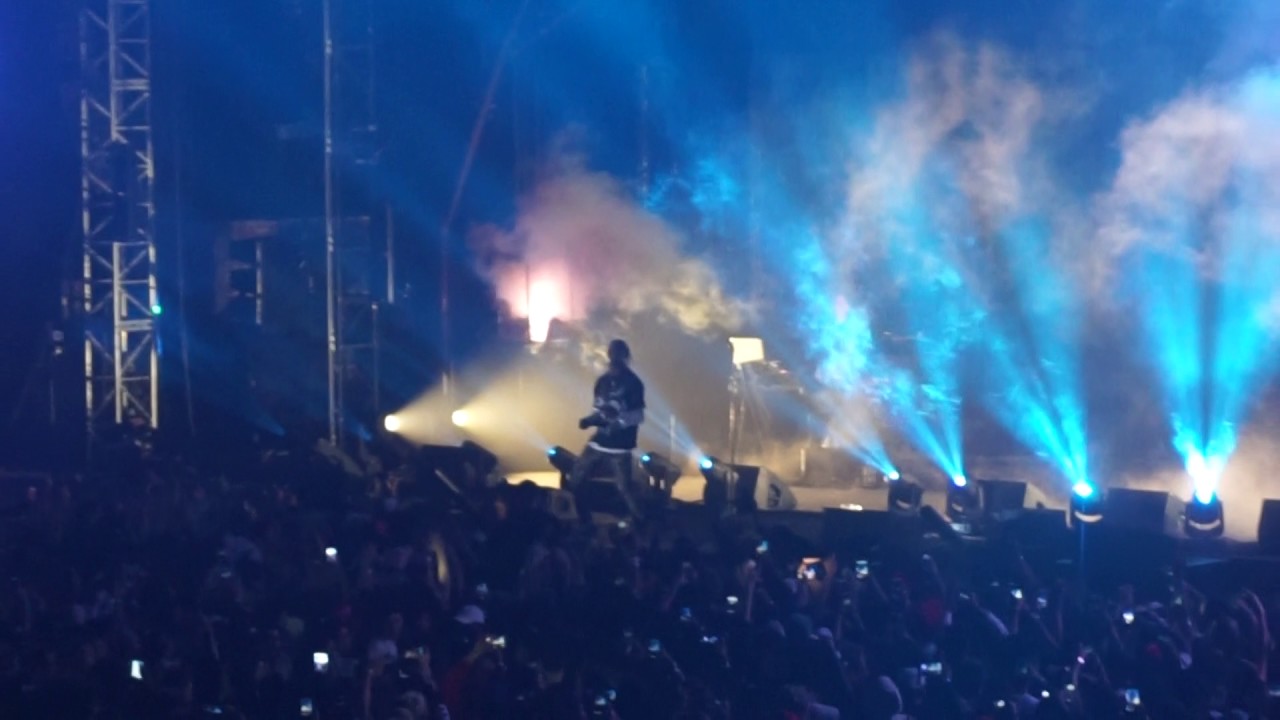Don't Play - Travis Scott (Live at ComplexCon 2016) - YouTube