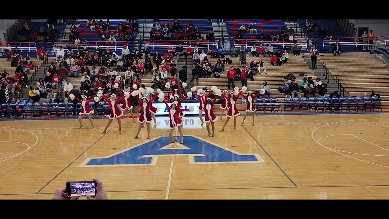 Eaglettes Christmas Dance - YouTube