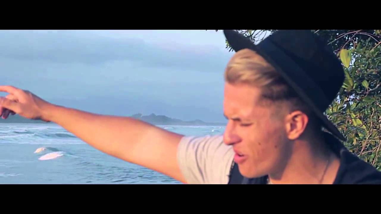 Gabriel Romano - O Beijo Dela (Clipe Oficial) - YouTube