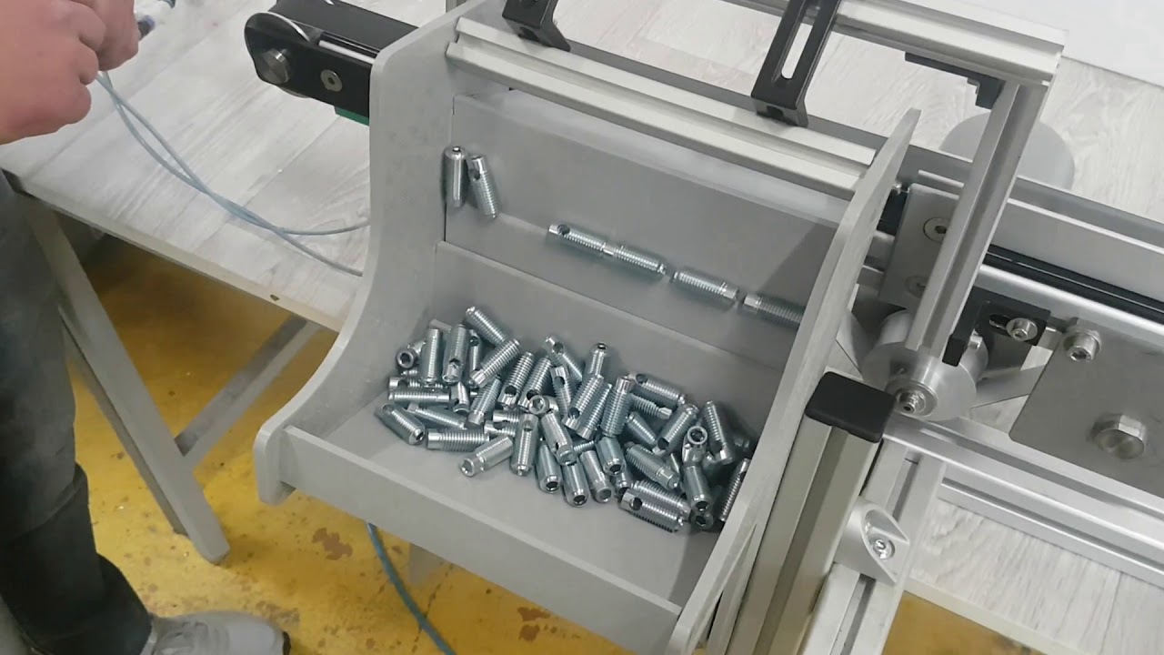 Step feeder conveyor - koračni dodavač - YouTube