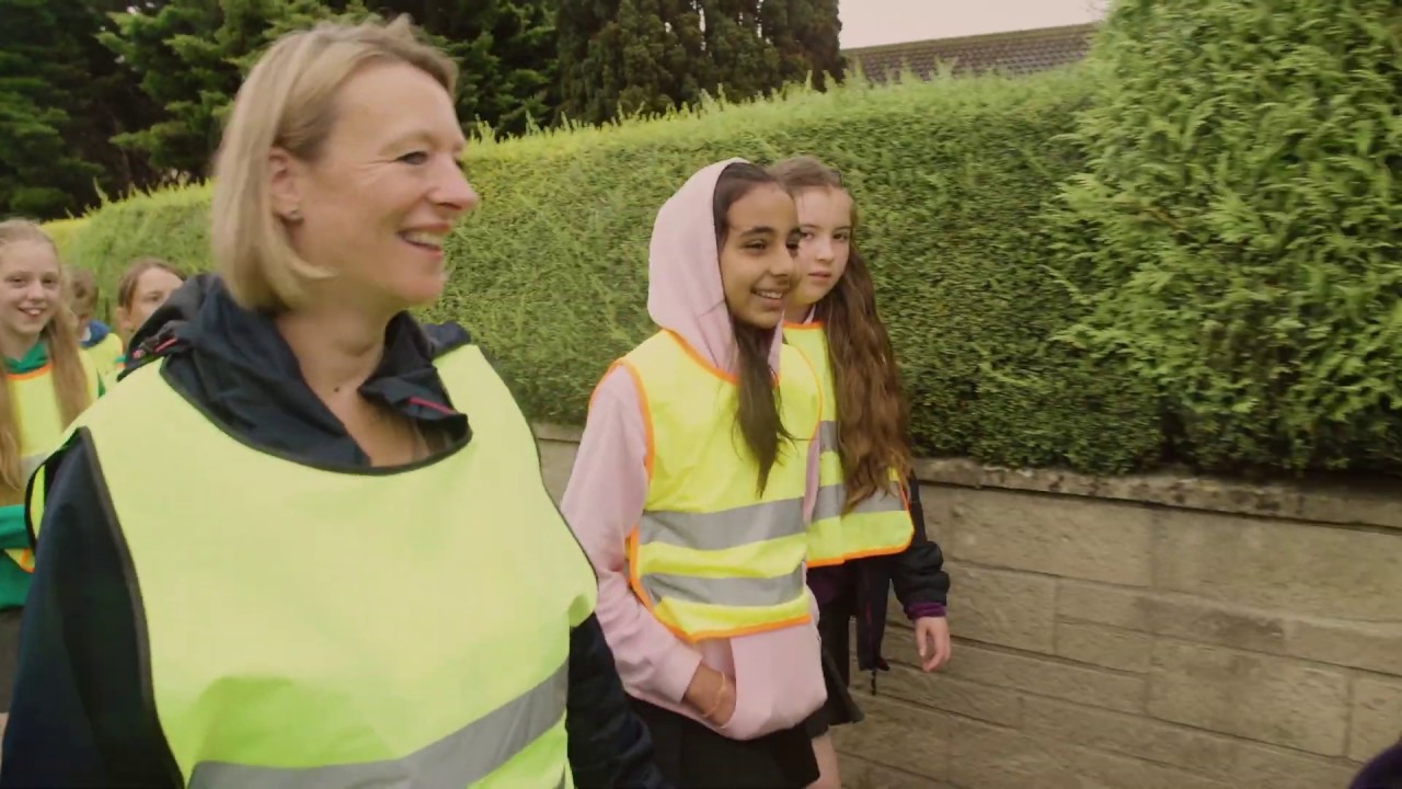 Starting and promoting a Walking Bus in schools - YouTube