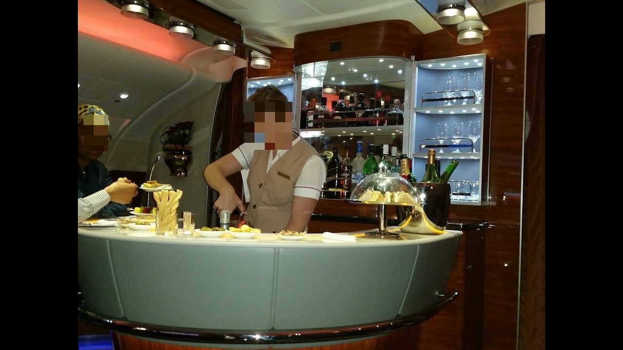 Emirates Business Class A380 : Auckland to Melbourne EK407 - YouTube