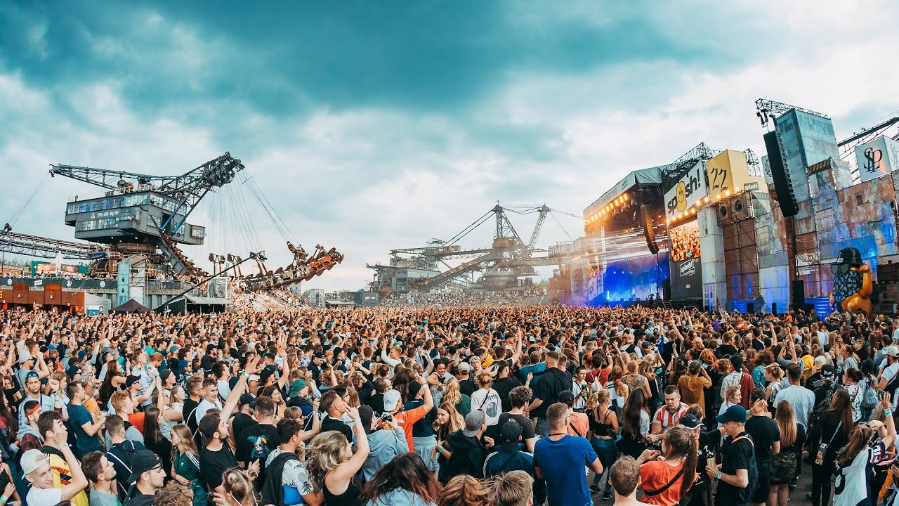 Ferropolis- Die Stadt aus Eisen - YouTube