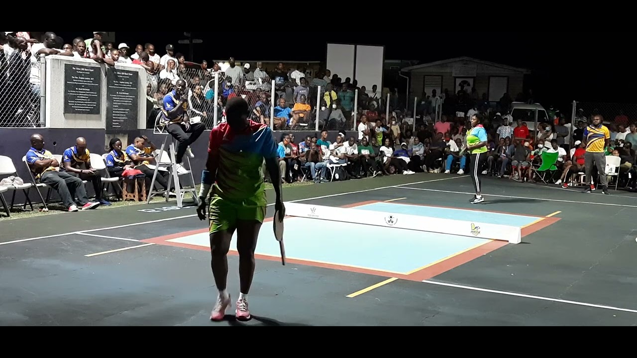 BRTO. Kim Holder vs Angela Burrows (1) - YouTube