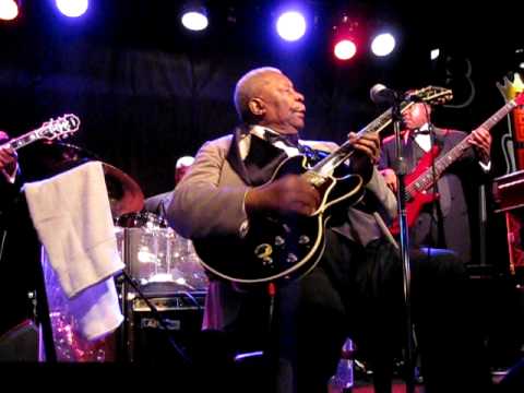BB KING ON BEALE STREET IN MEMPHIS, TN 6-29-2009 - YouTube