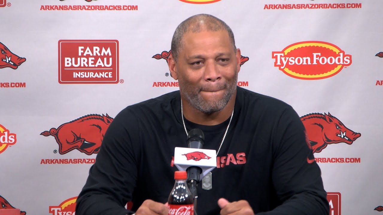 Arkansas defensive line coach Deke Adams speaks to the media - YouTube