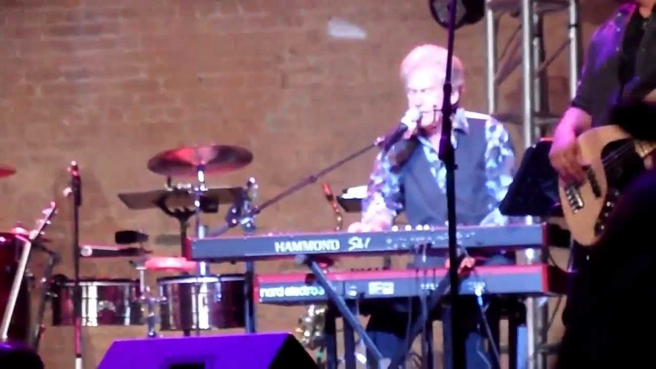 Bill Champlin with Danny Seraphine & CTA - Turn Your Love Around (clip ...
