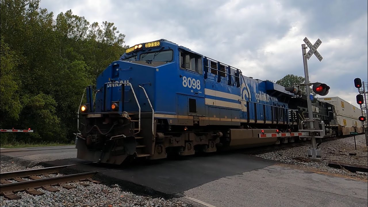 BIG BLUE CONRAIL HU Leads NS 288/278 Combo in Walton, VA! | 9/29/2024 ...