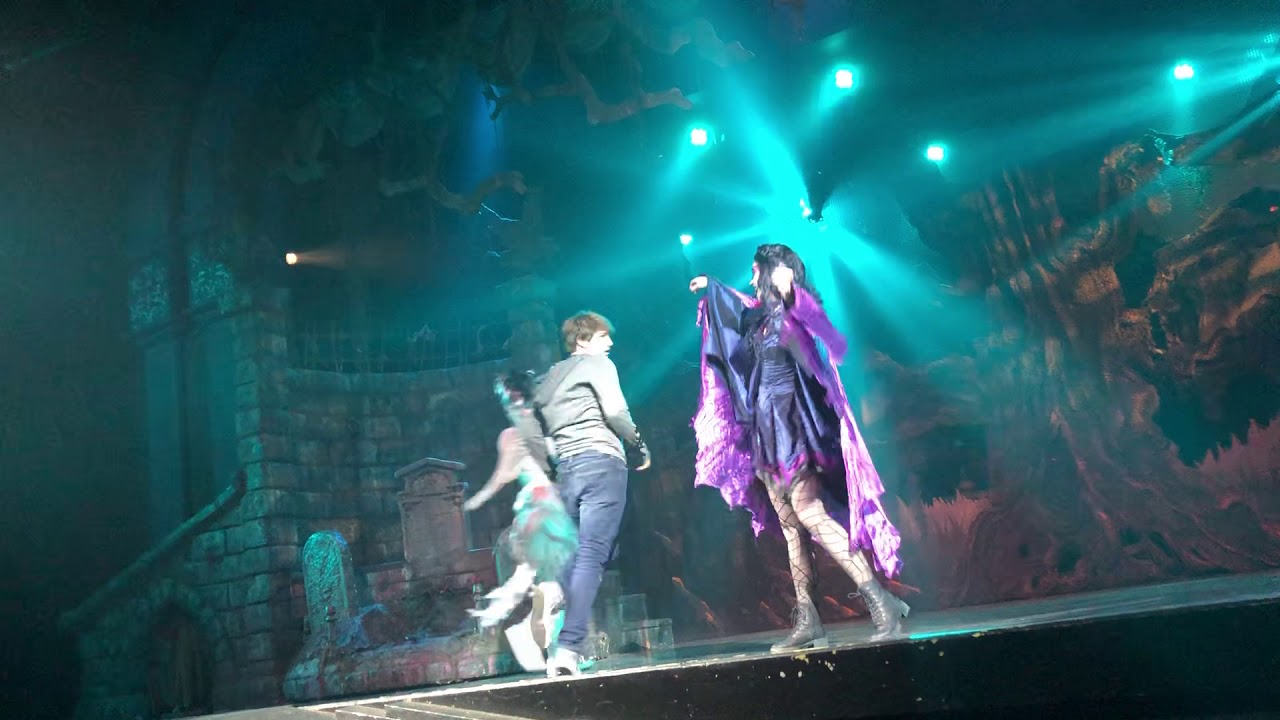 Love at First Fright 2019 Six Flags St. Louis - YouTube