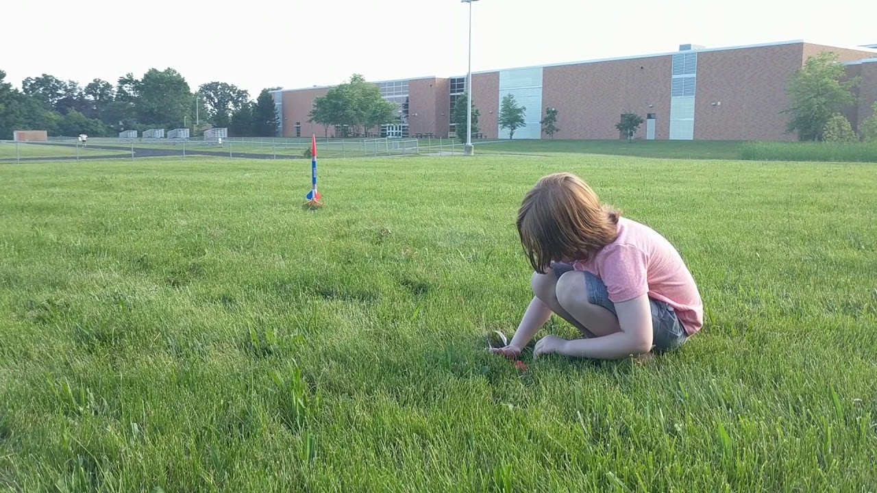 Launch of new Red, White, and Blue model rocket. - YouTube