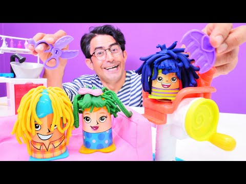 Play Doh kuaför seti ile Nail Baba değişik saç modelleri yapıyor. Çocuklar için eğitici video