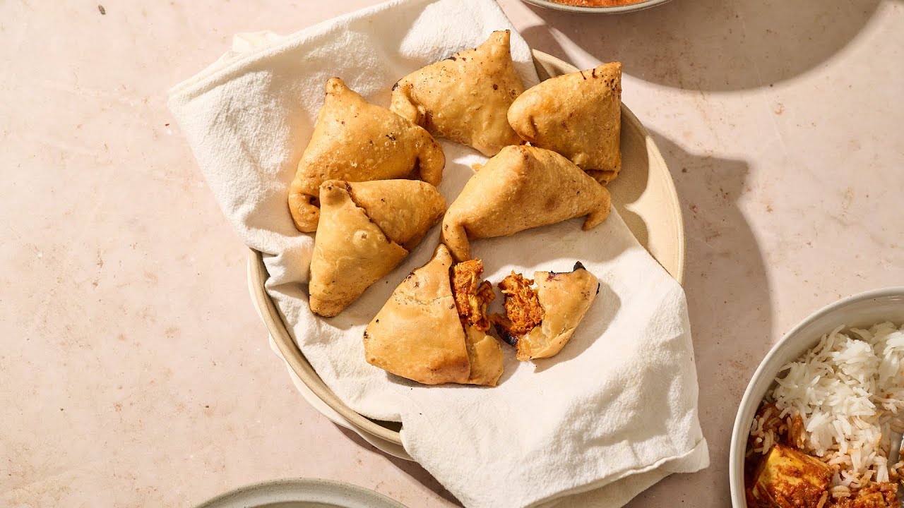 Spicy Chicken Curry Samosas Recipe - YouTube