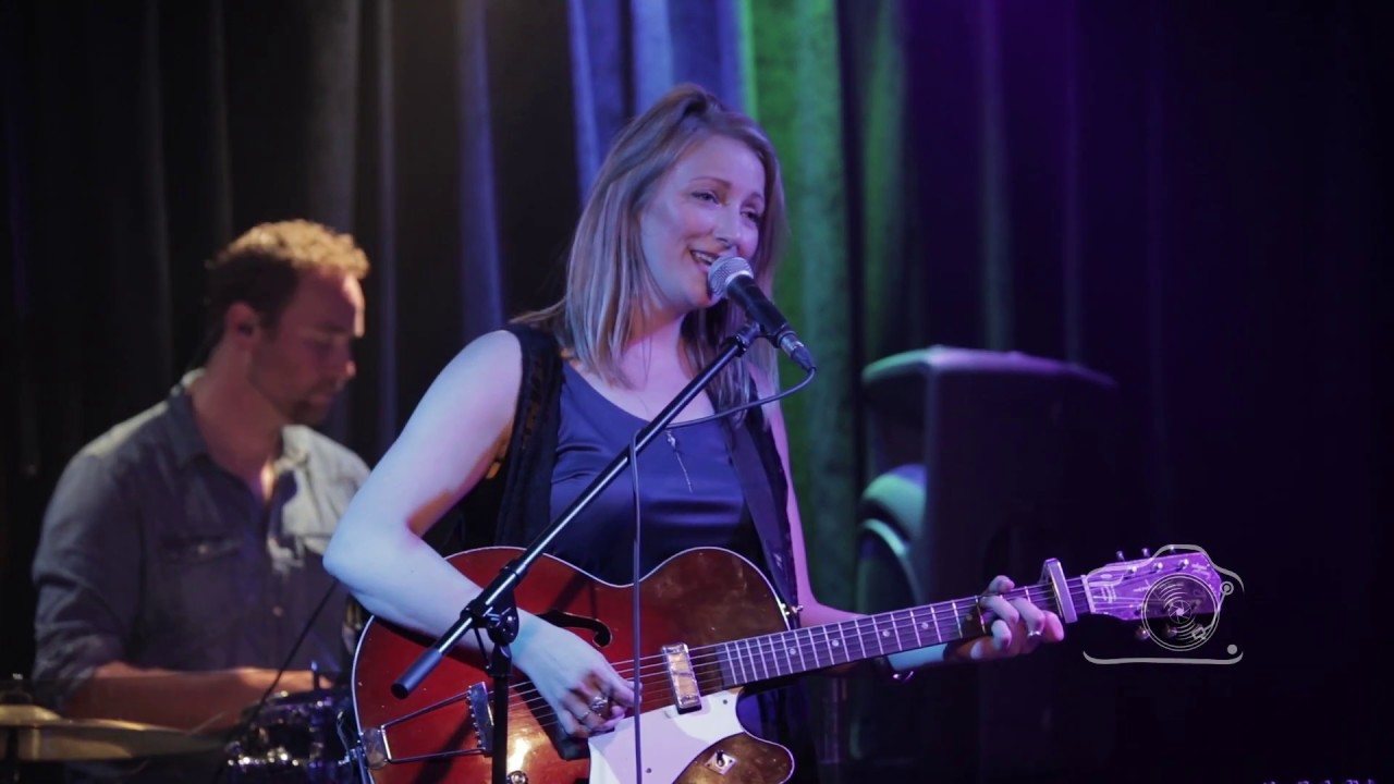 Steph Macpherson at Darcy's Pub Westshore: Bad Fit - YouTube