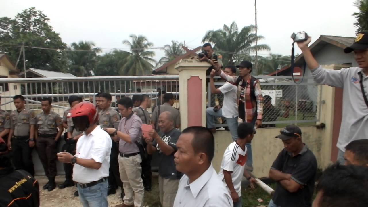 DEMO ALIAN MASYARAKAT SAROLANGUN KE KSO SAMUDERA ENERGI BWP MERUAP ...