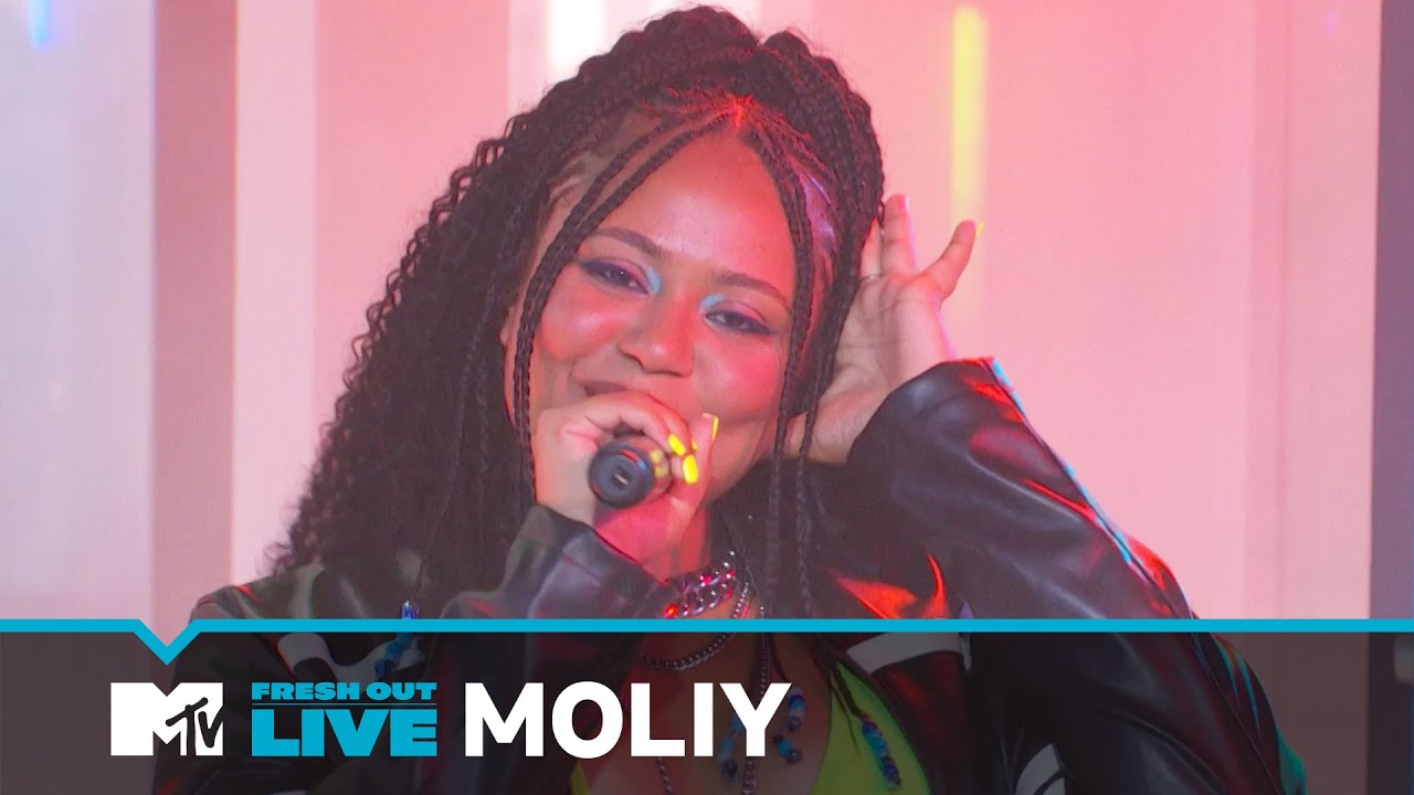 MOLIY Performs “Shake It To The Max (FLY)” | #MTVFreshOut - YouTube
