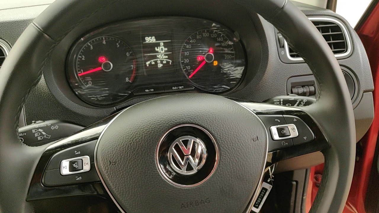 Volkswagen Polo Top Petrol |Full Detailed Review | Controls explained ...