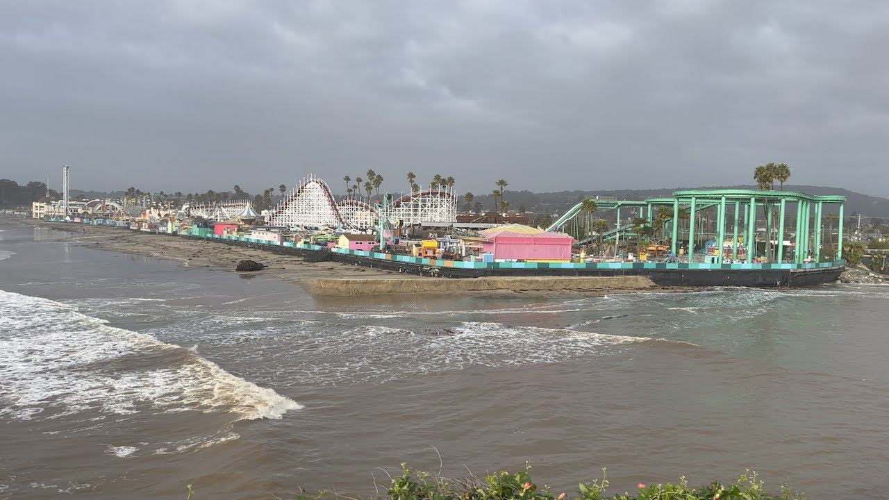 Ocean Waves Santa Cruz Beach Boardwalk - YouTube