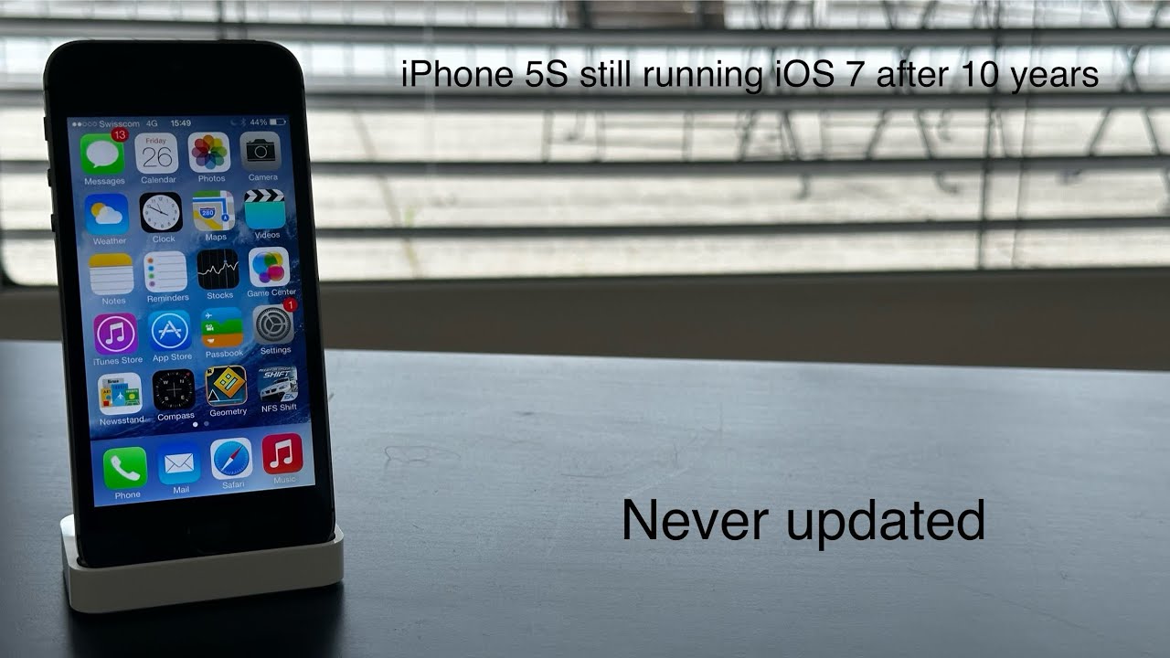 iPhone 5S still running iOS 7 after 10 years - never updated - YouTube