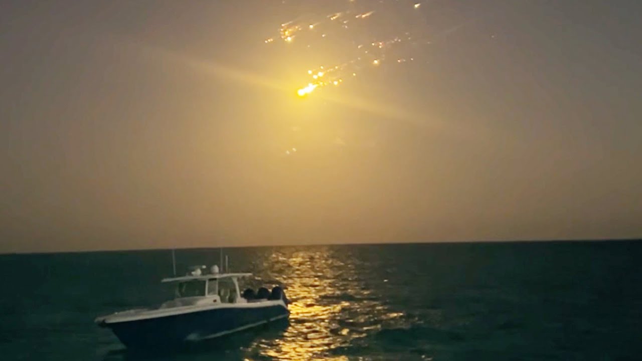 Debris from SpaceX Starship flight 8 explosion streaks across Bahamas ...