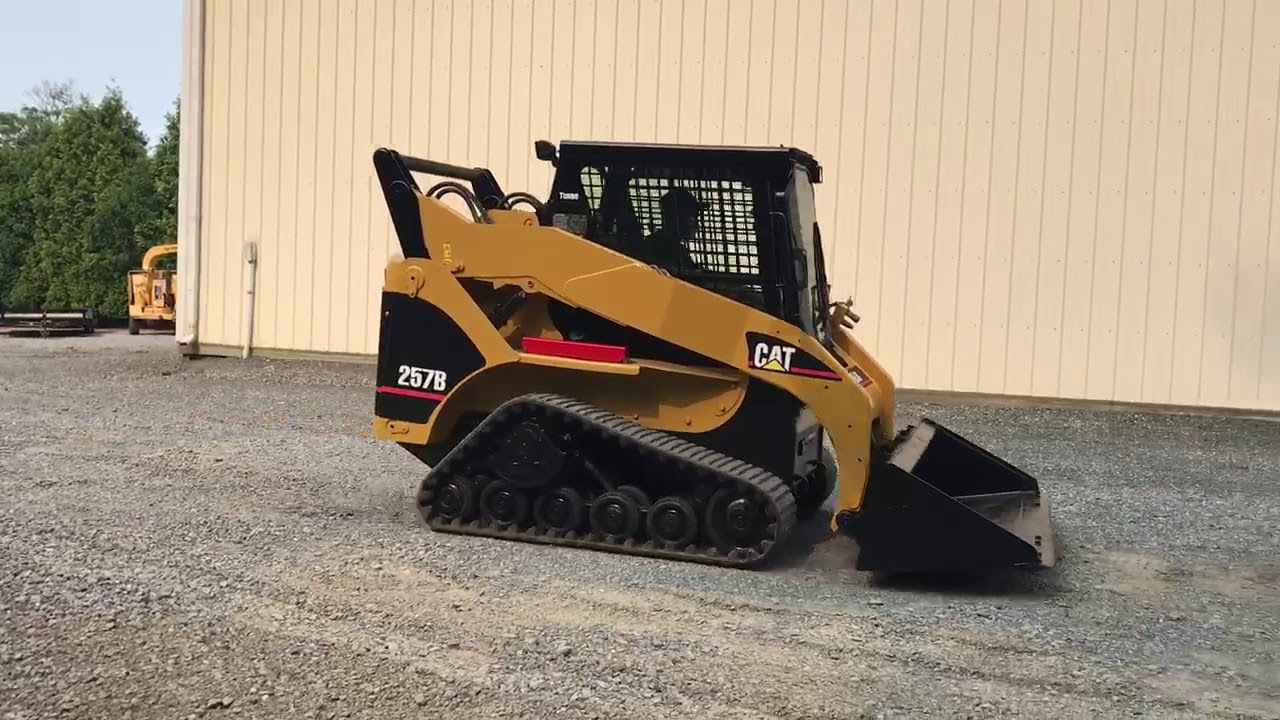 CAT 257B working - YouTube
