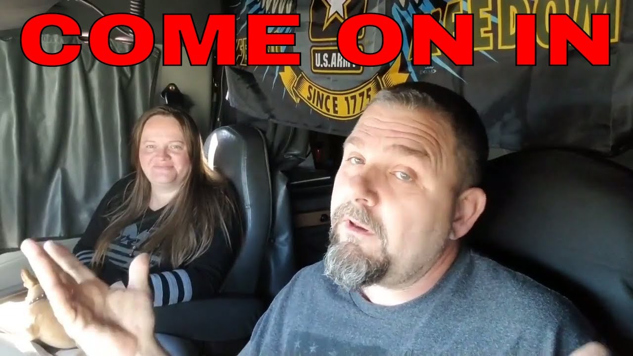 A TRAILER CHASE IN LA - A DAY IN THE LIFE OF A _TRUCKING COUPLE - YouTube