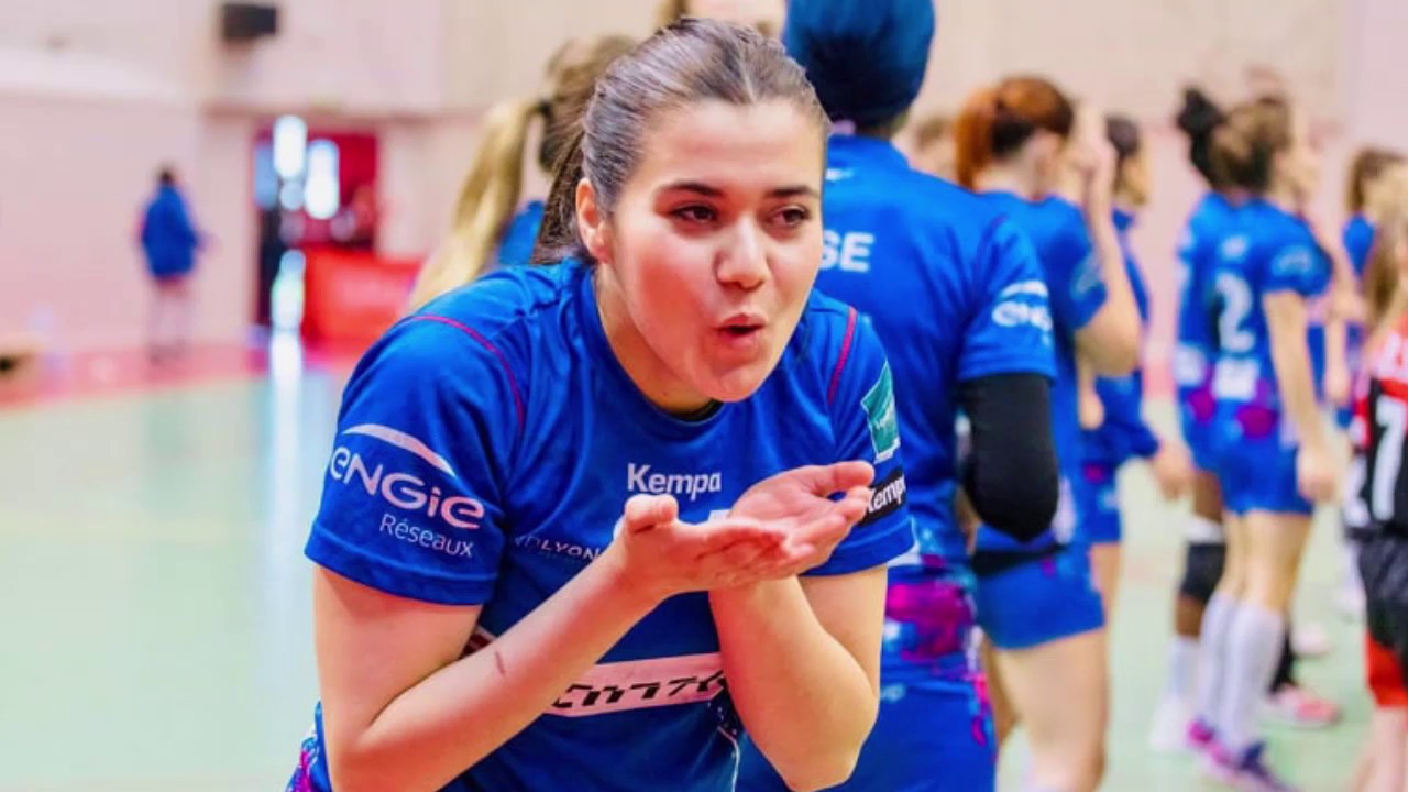 #infohandball Best Of Fatma Sfar Aunis HB La Rochette vs Asul Vaulx ...