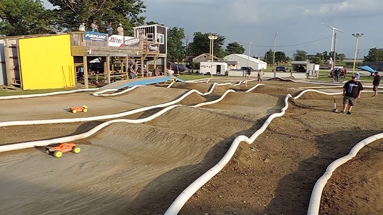 E Truggy B-Main Jax Trax RC Raceway 6-29-2019 - YouTube