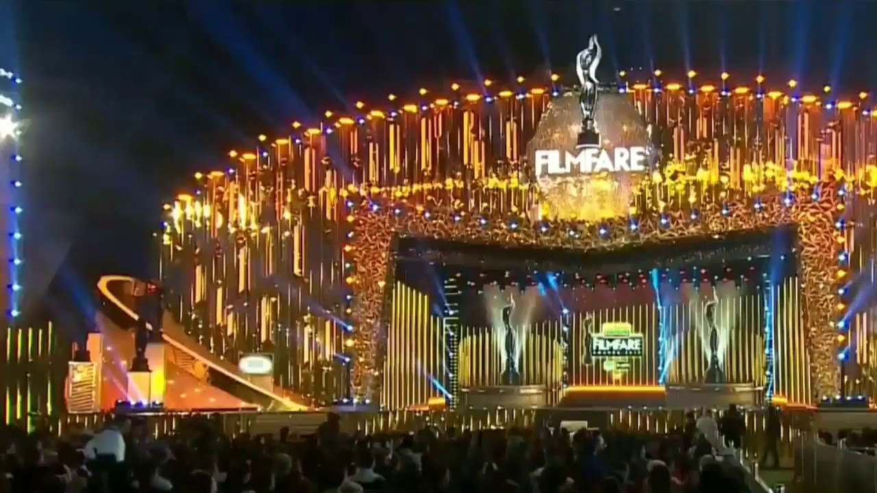 Sara Ali Khan win 🏆Ist award 2019 - YouTube