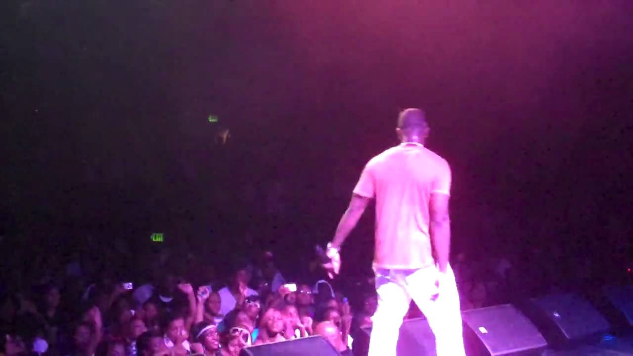 Gucci Mane Performing @ Center Stage 8 03 10 clip 2 - YouTube