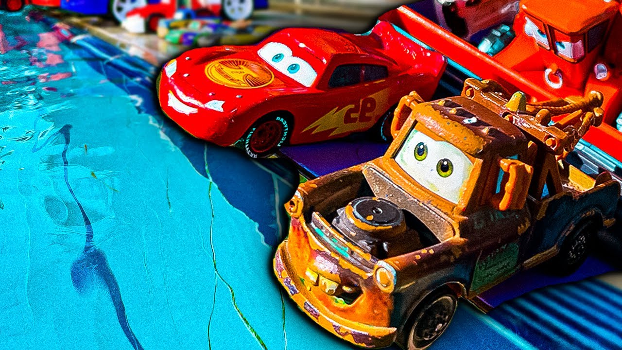 Disney Pixar Cars falling into deep pool, Lightning McQueen, Tow Mater ...