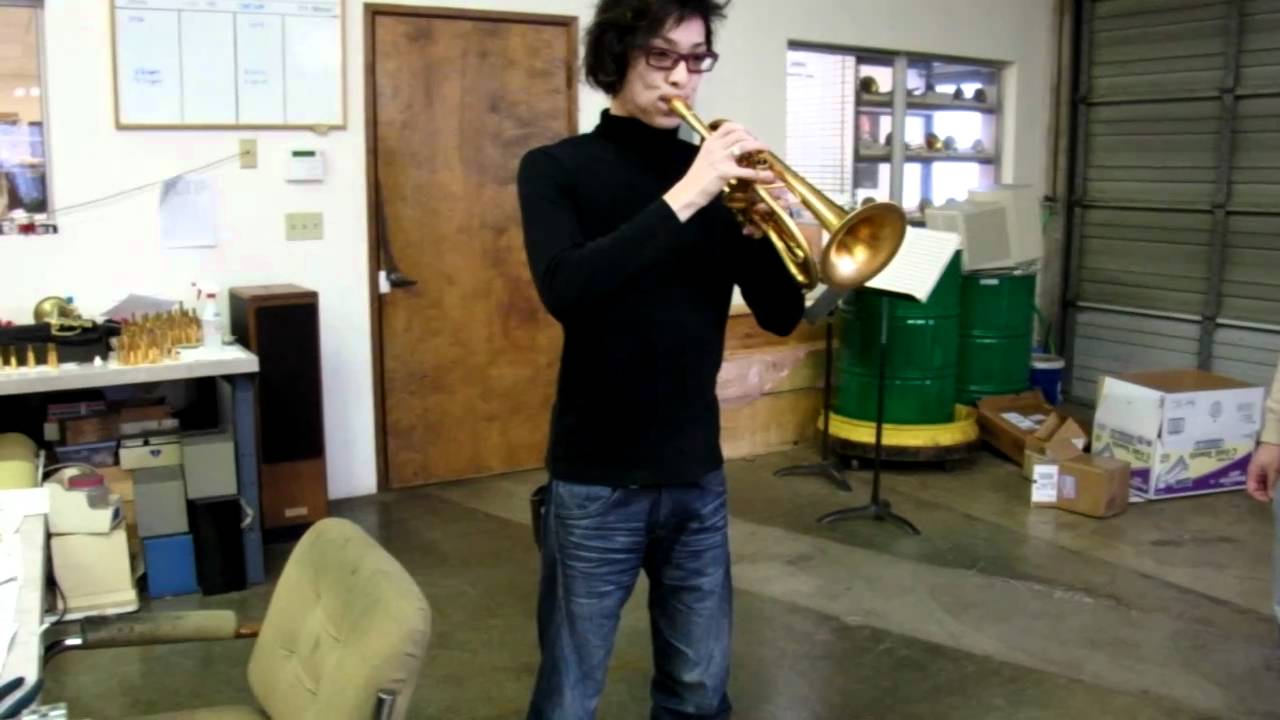 Playing Flumpet at the Monette shop - YouTube