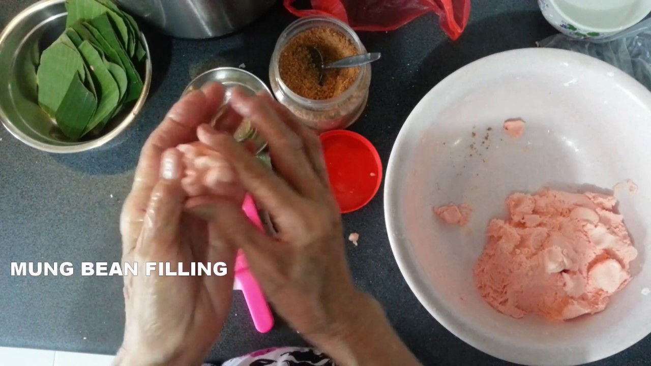 Traditional and delicious Ang Ku Kueh recipe - YouTube
