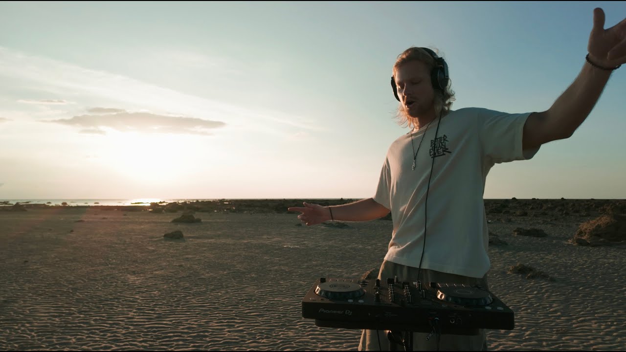 Afro House Sunset Mix on a beach in Thailand - Oliver Pascal - YouTube