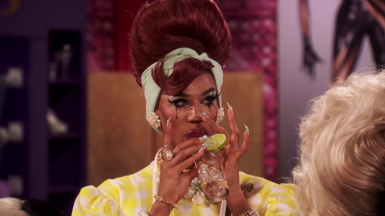 Valentina: Ladies, I’m BOILING 😤😫 - YouTube