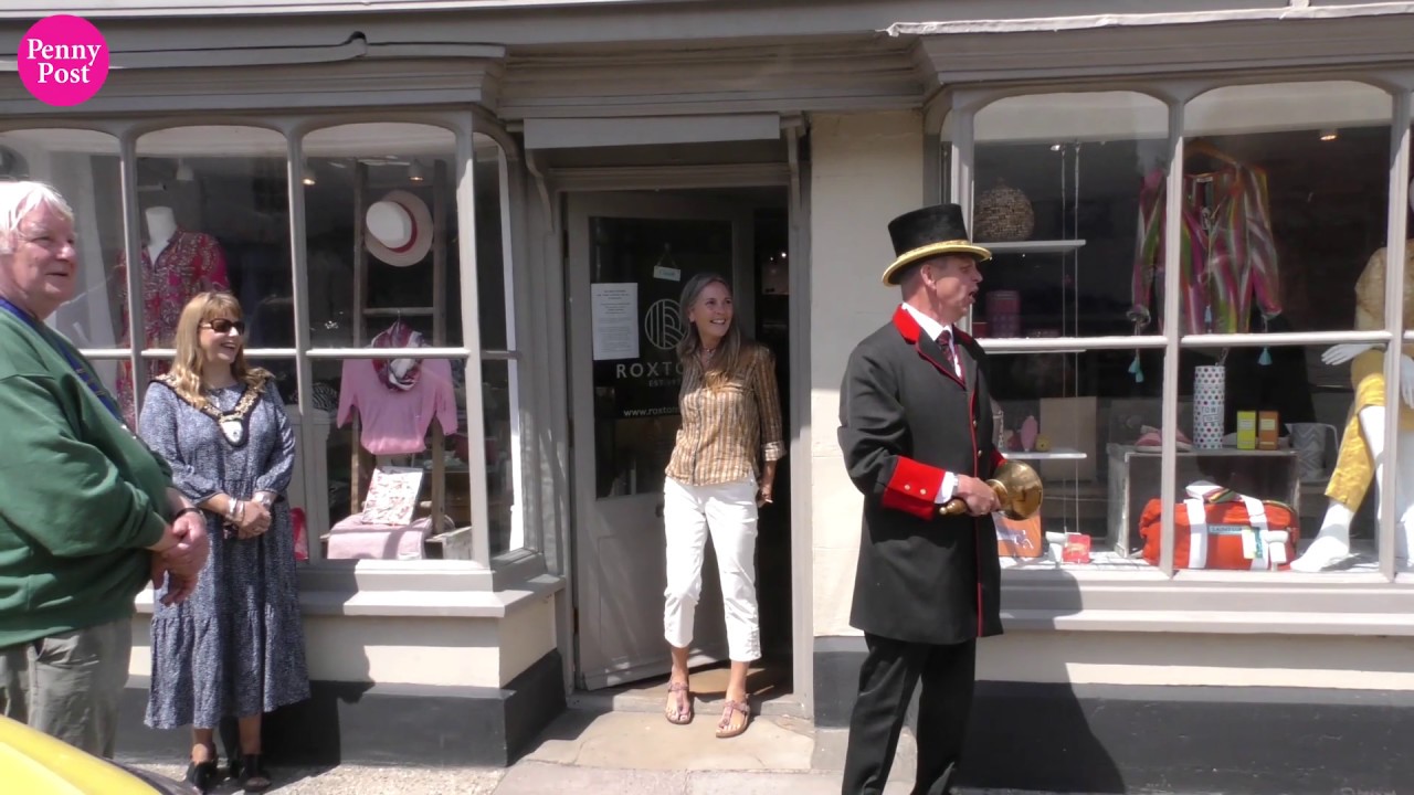 Hungerford Mayor celebrates the re-opening of the High Street shops ...