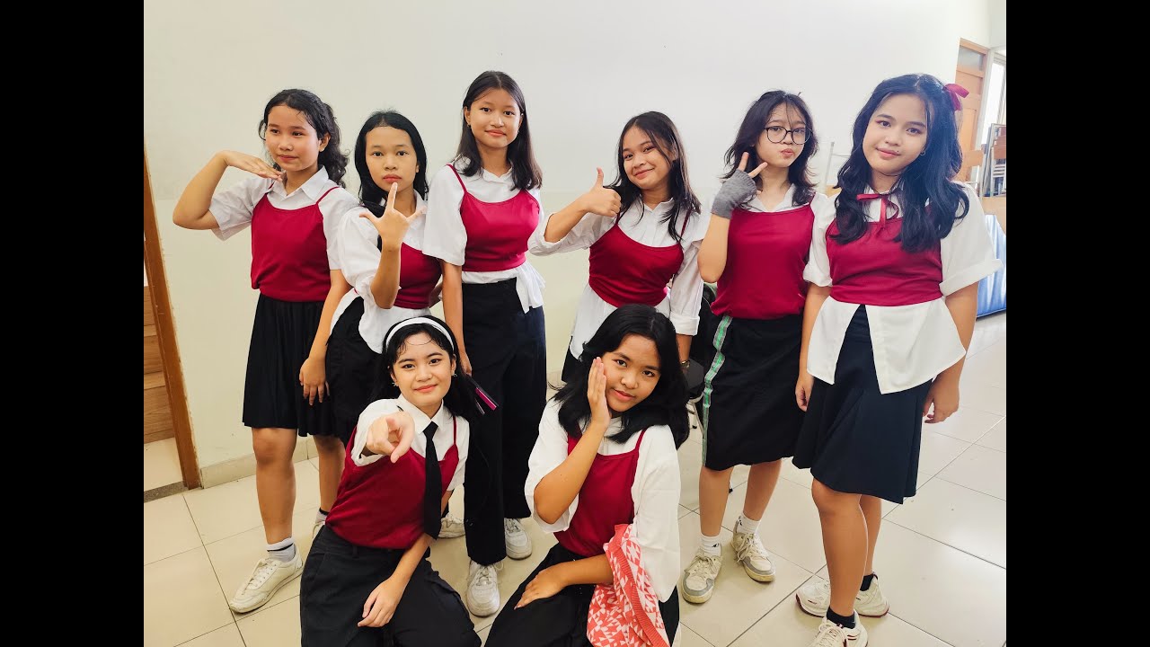 Tampilan Ekskul Dance Natal 2425 - YouTube