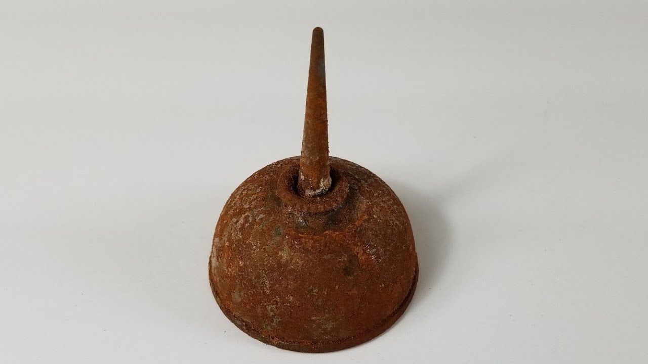 Rusty Oil Can Restoration - YouTube