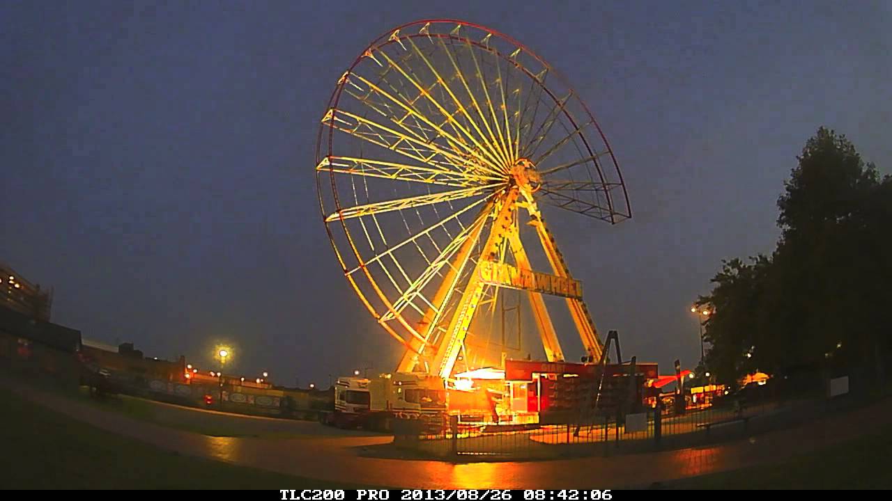 Giant wheel Cardiff - YouTube
