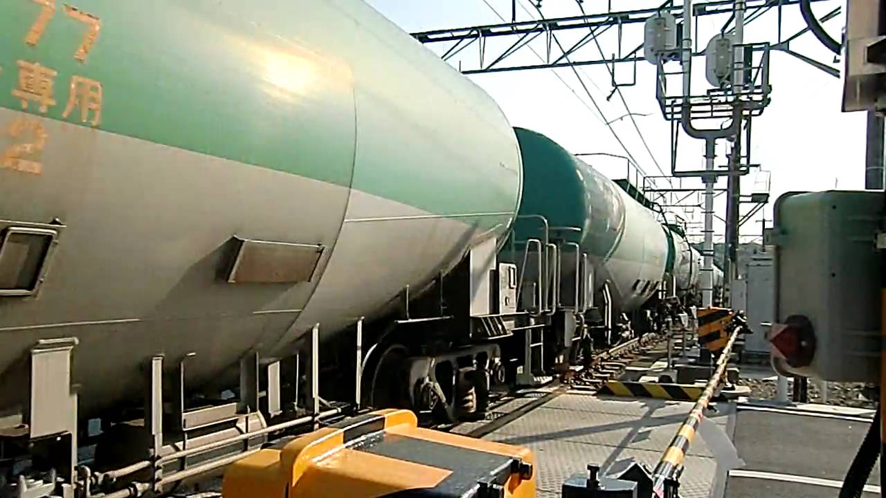 EF64 53号機+EF64 77号機 恵那駅出発 - YouTube