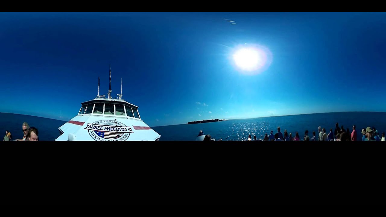Yankee Freedom III arriving at Fort Jefferson in Dry Tortugas National ...