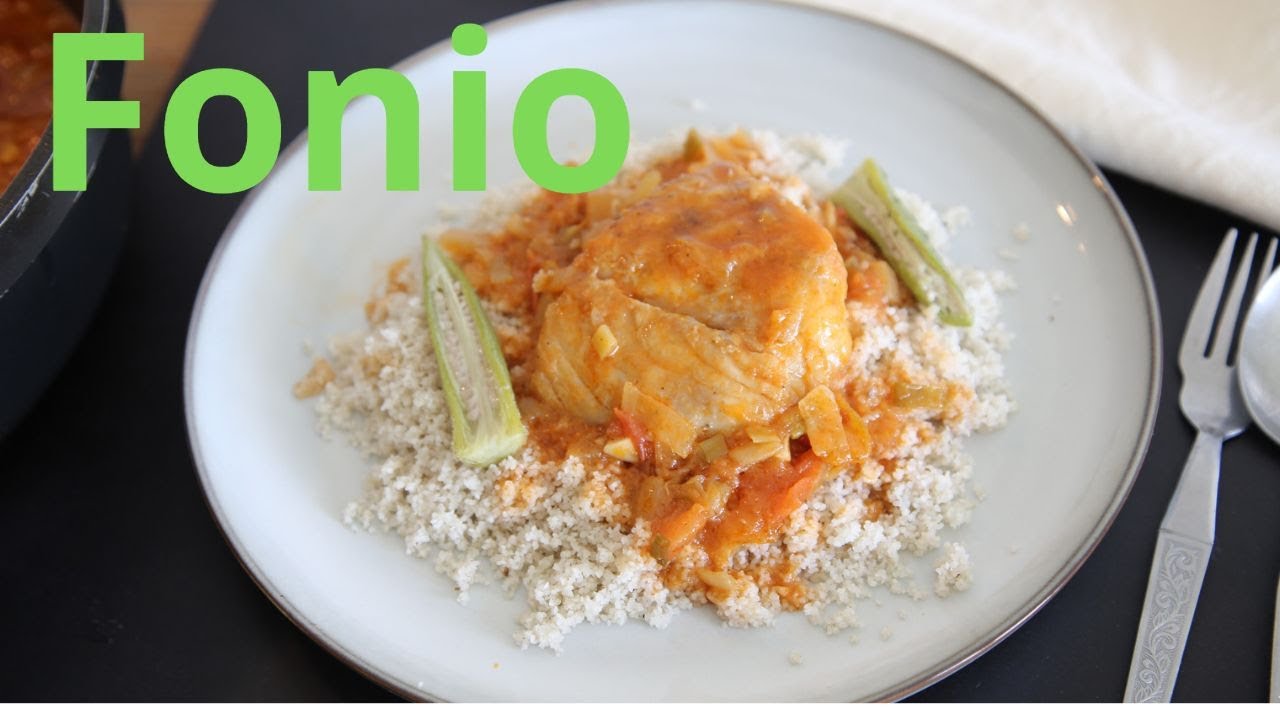 Fonio avec une sauce aux légumes et poisson comment préparer le fonio ...