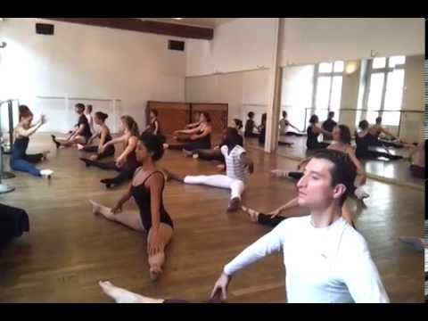 CLASS Graham beginner level percussive contractions - YouTube