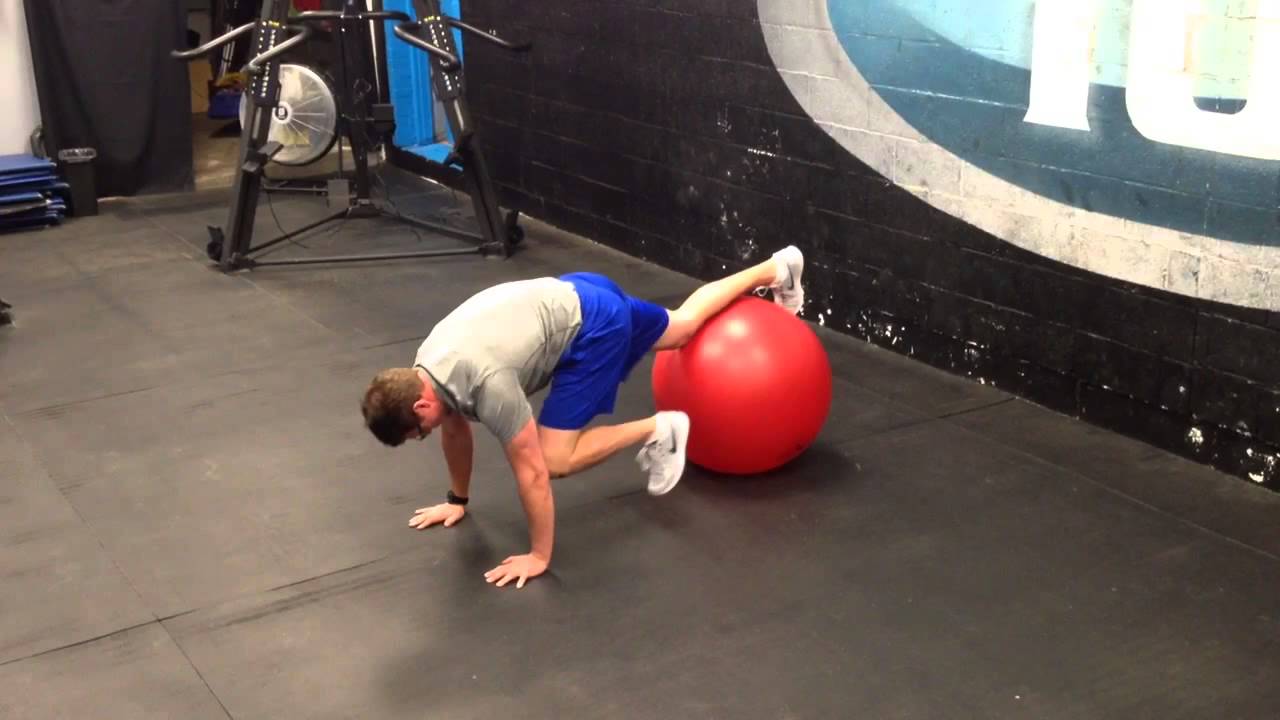 Stability Ball Single Leg Knee Tuck (Running Leg) - YouTube