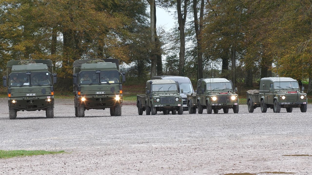 Various British Army vehicles out and about 🪖 - YouTube