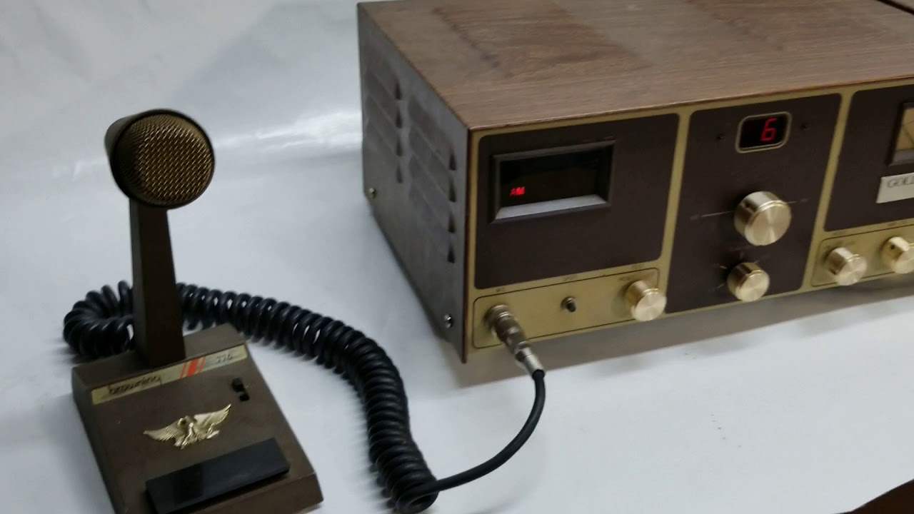 Browning Mark IV A vintage cb radio power up - YouTube