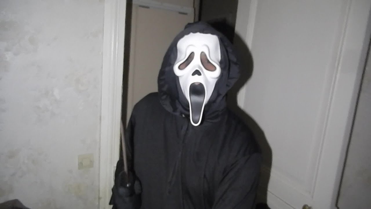 GHOSTFACE attacks - Scary Costume - SCREAM Movie Fan - 'HAPPY HALLOWEEN ...